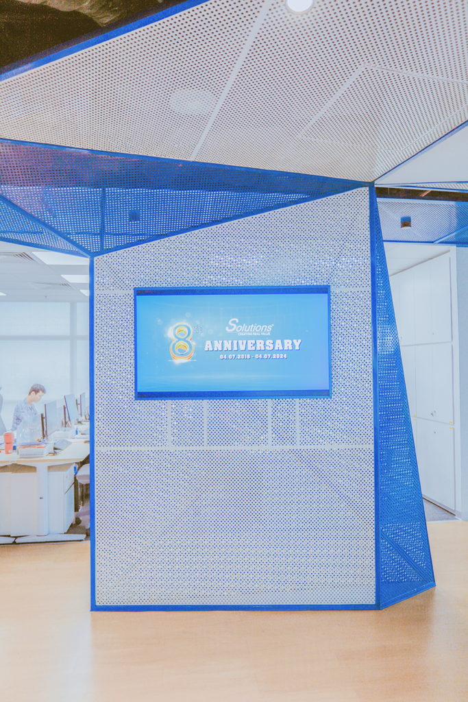 SOLUTIONS' 8TH ANNIVERSARY - Solutions